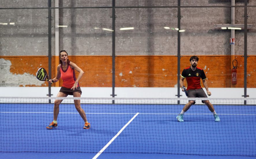 Réservation terrains de Padel à Lille - 4 terrains indoor - UrbanPadel