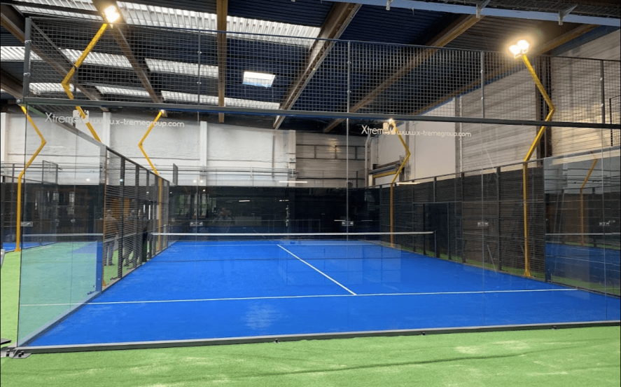 Location de terrains de Padel à Évry - Réservation en ligne - UrbanPadel